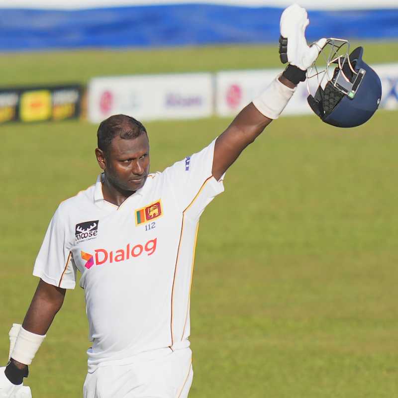 angelo mathews bowling type