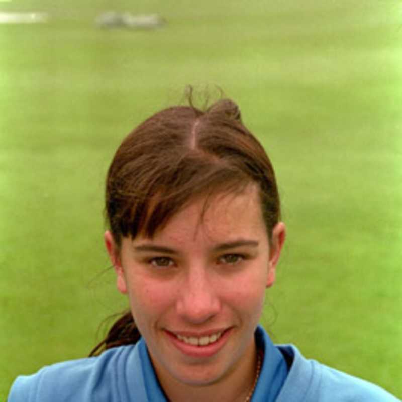 Leanne Davis's Instagram, Twitter & Facebook on IDCrawl