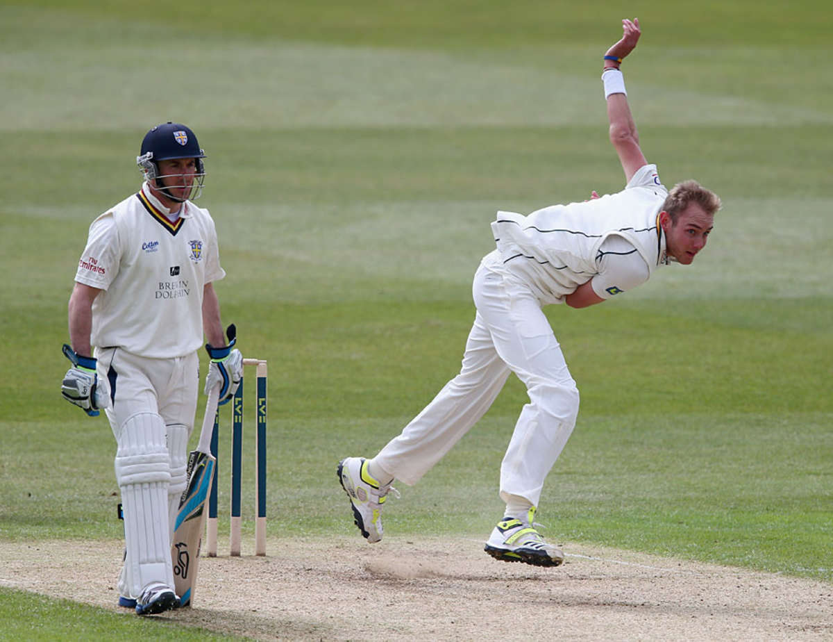 stuart broad bowling style