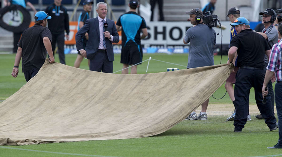 stuart broad sister mitchell johnson