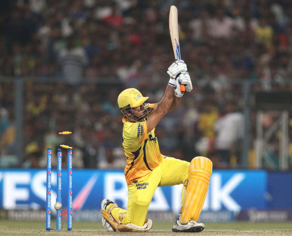 dhoni bowling action