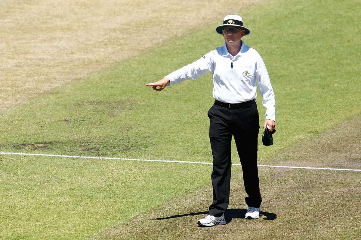 umpire signalling four