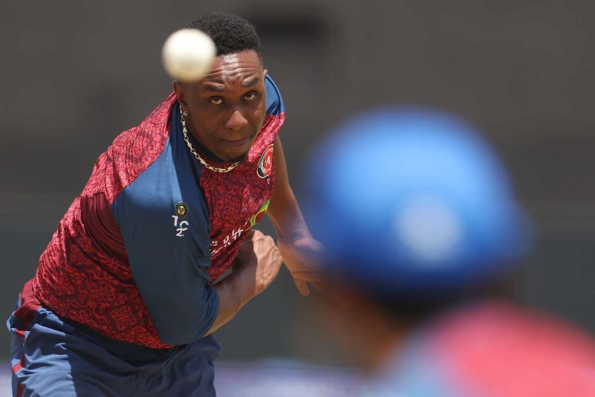 dwayne bravo bowling