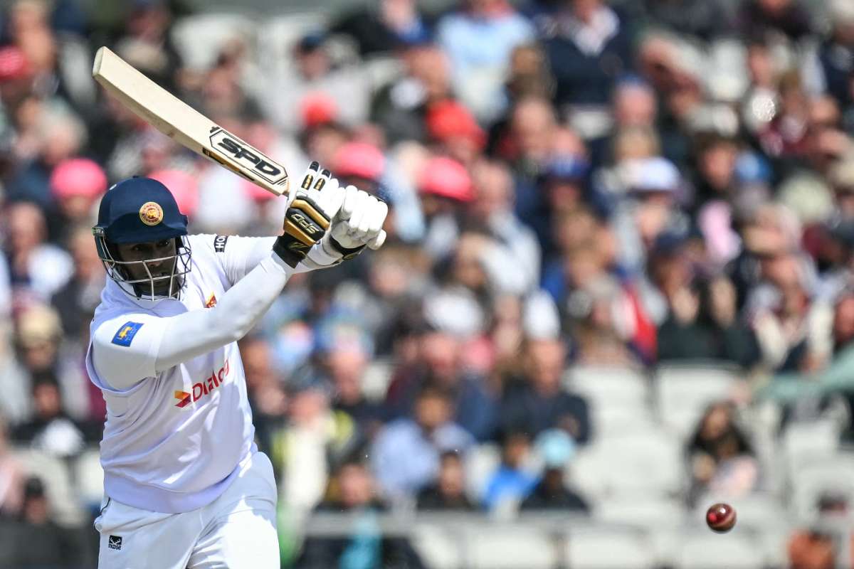 Angelo Mathews Rebatendo