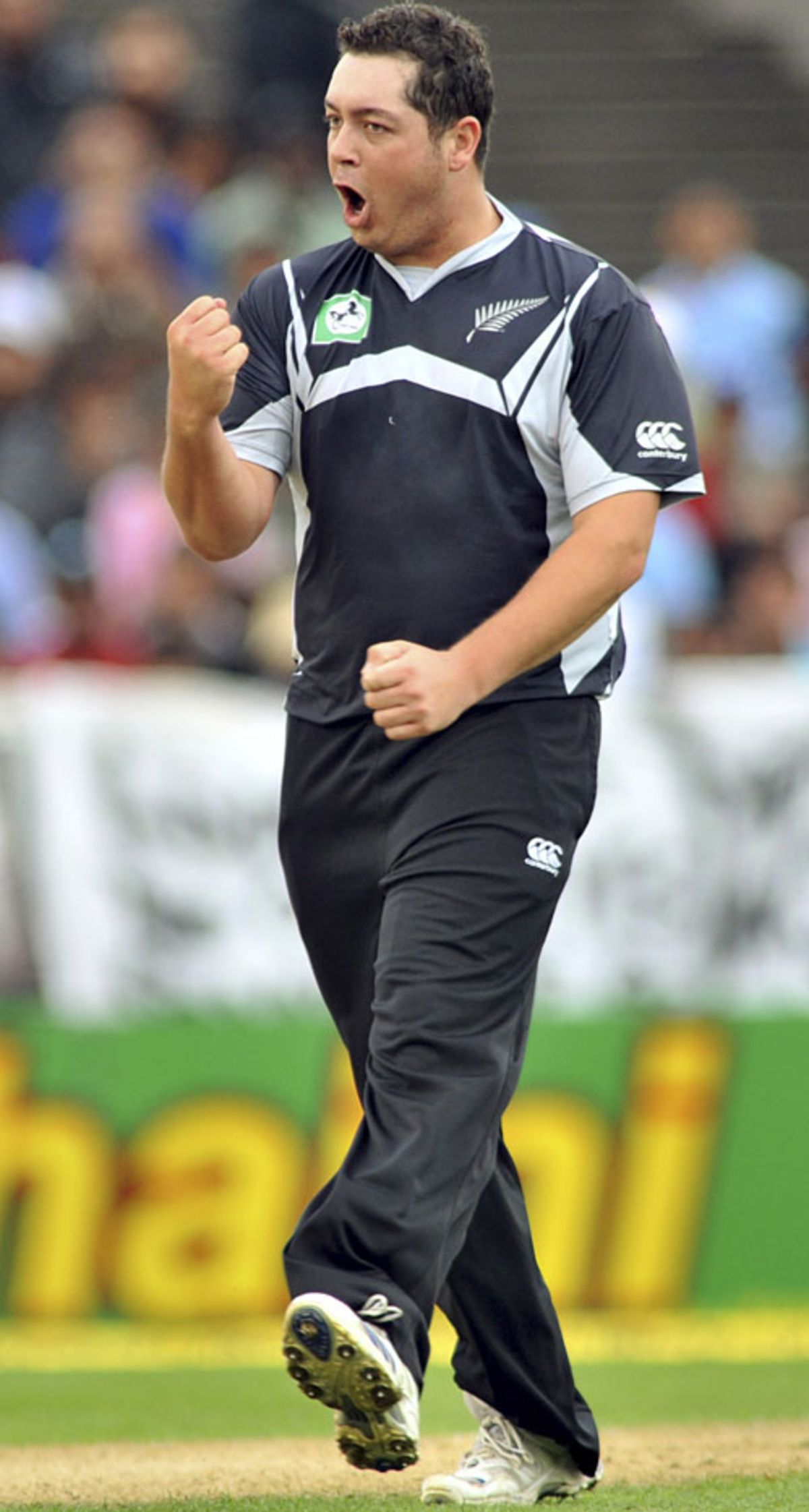 Jesse Ryder celebrates a wicket | ESPNcricinfo.com