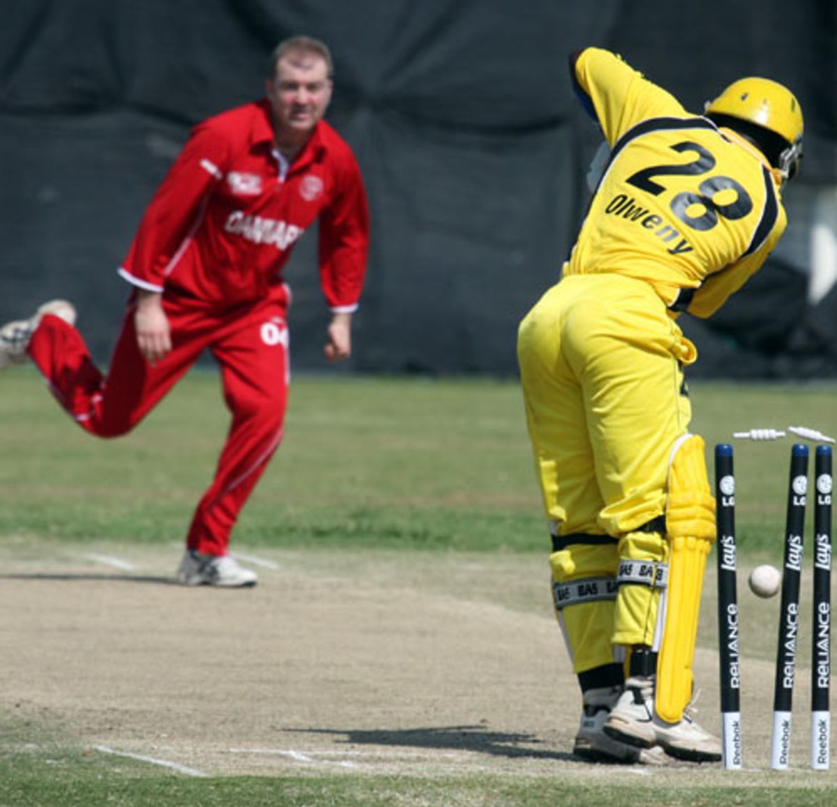 Scotland's Moneeb Iqbal makes a huge appeal against Steve Tikolo ...