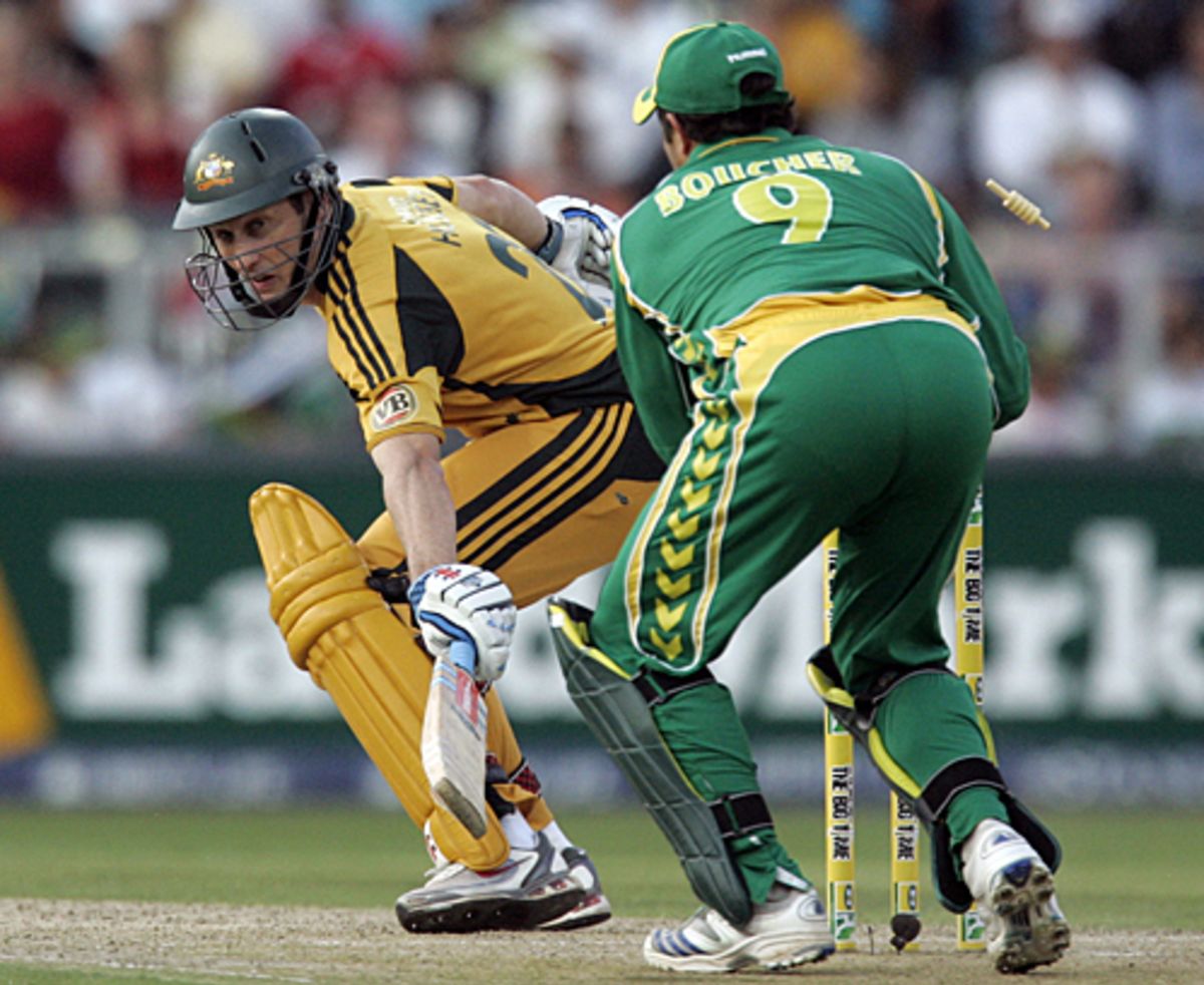 Alexei Kervezee goes onto the offensive | ESPNcricinfo.com