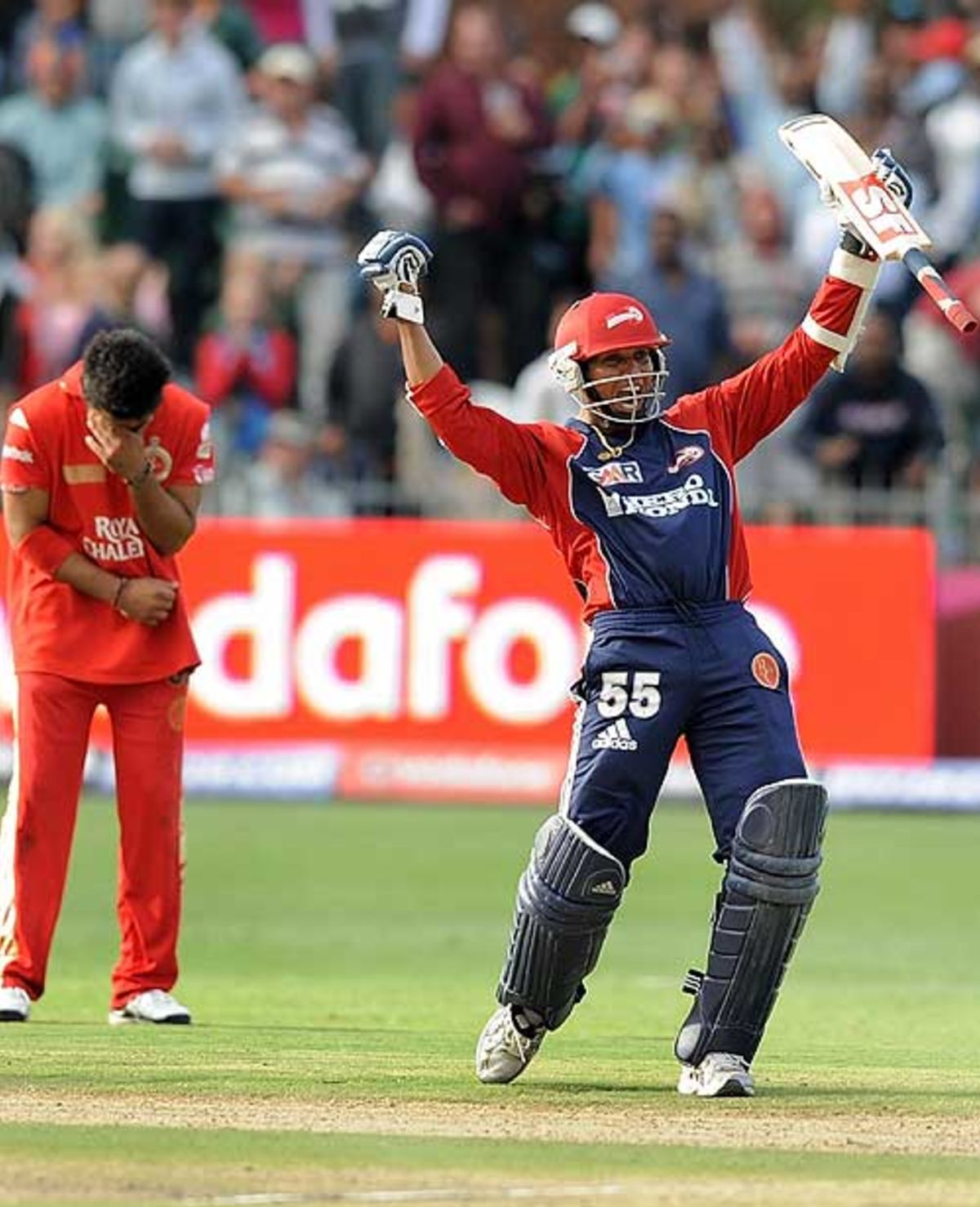 Tillakaratne Dilshan celebrates Delhi's win | ESPNcricinfo.com