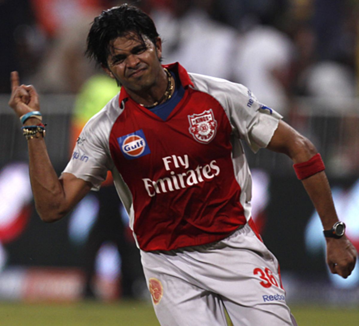 MS Dhoni is cleaned up by Sreesanth | ESPNcricinfo.com