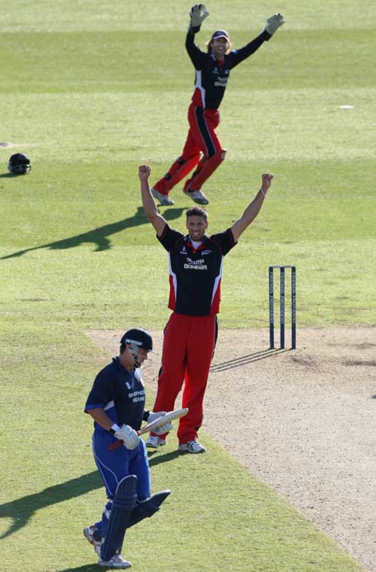 Sajid Mahmood removes Graham Napier to put Lancashire closer to victory ...