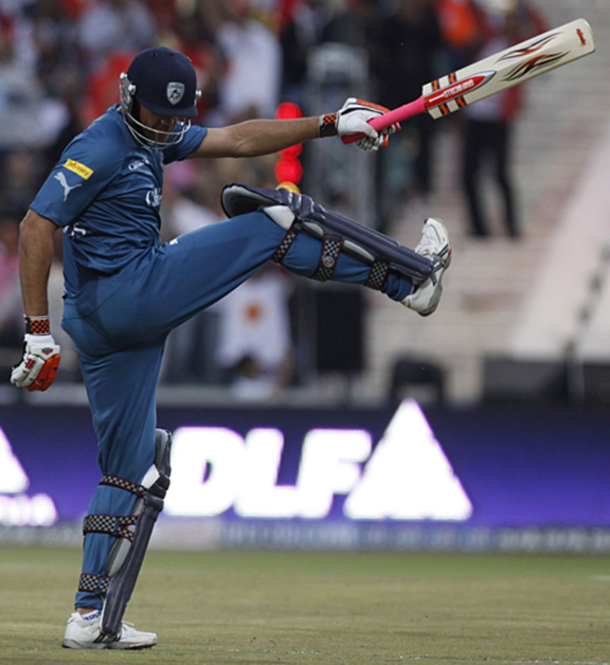 Andrew Symonds is frustrated after departing for 33 | ESPNcricinfo.com