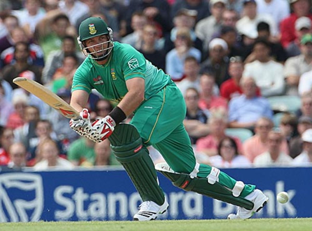 Jacques Kallis sweeps powerfully | ESPNcricinfo.com