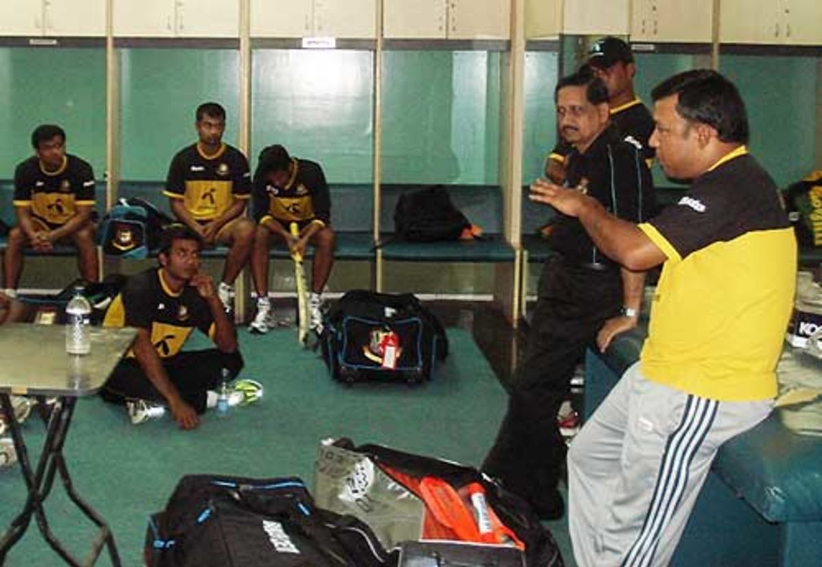 Sian Ruck successfully appeals for the wicket of Shandre Fritz ...