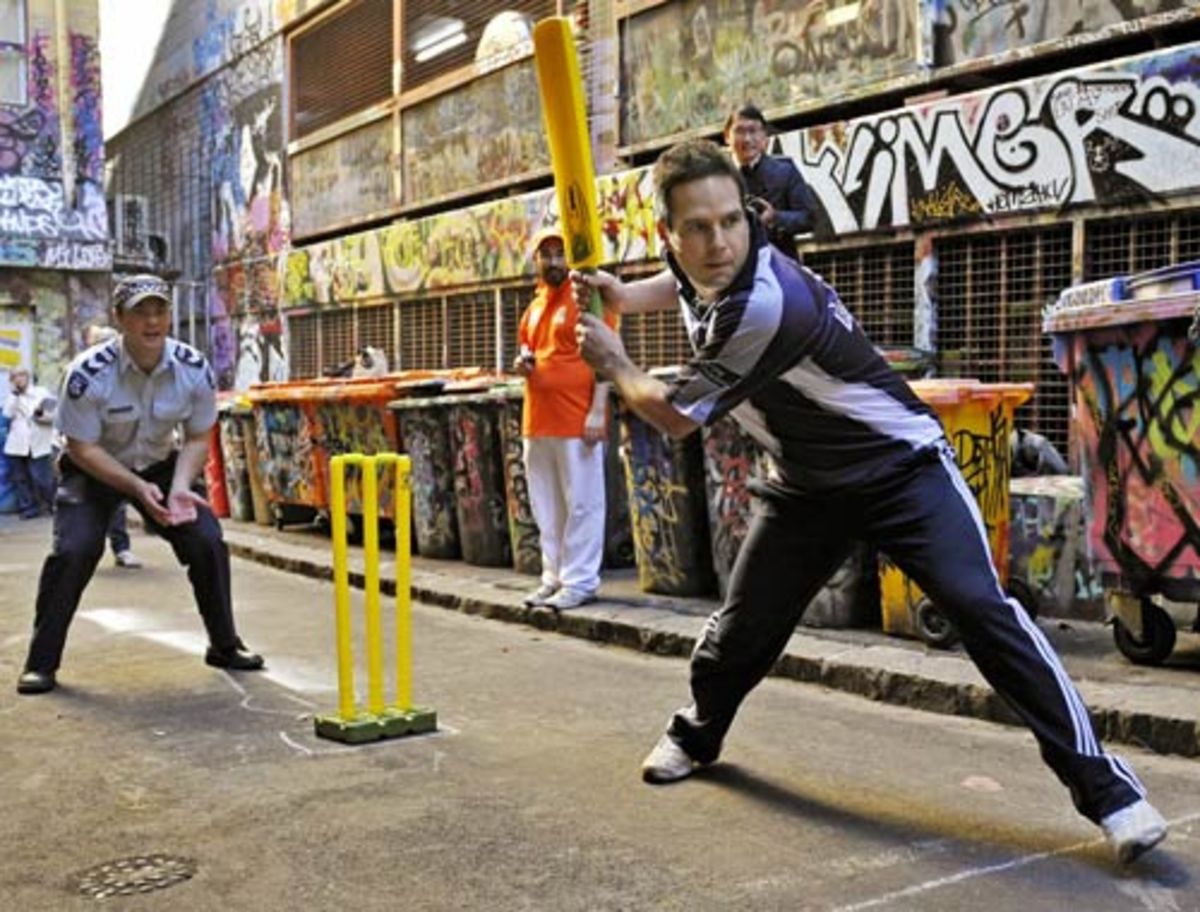 Brad Hodge with representatives of Melbourne's Indian community and ...