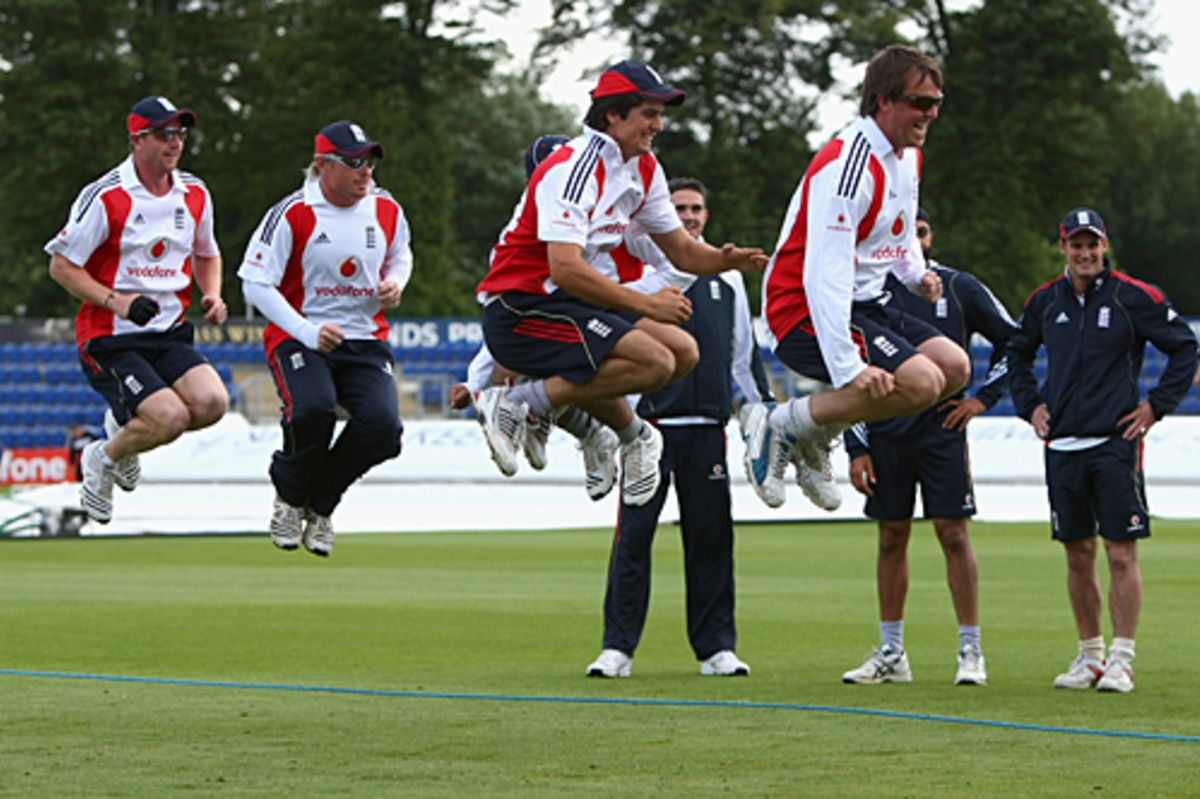 The England team warm up with some skipping exercises | ESPNcricinfo.com