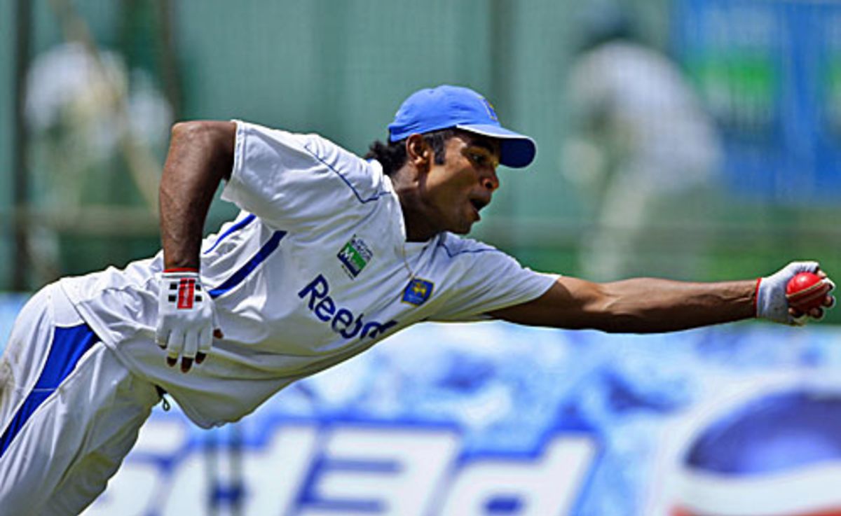 Tharanga Paranavitana displays his sound catching skills | ESPNcricinfo.com