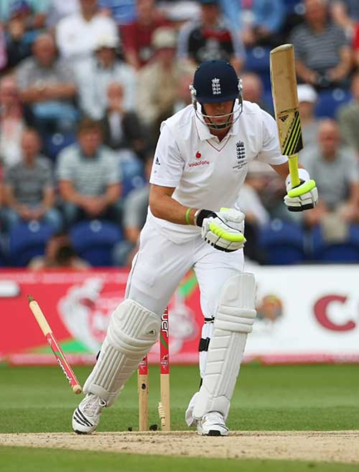 Kevin Pietersen leaves the ball and loses his off stump for 8 ...