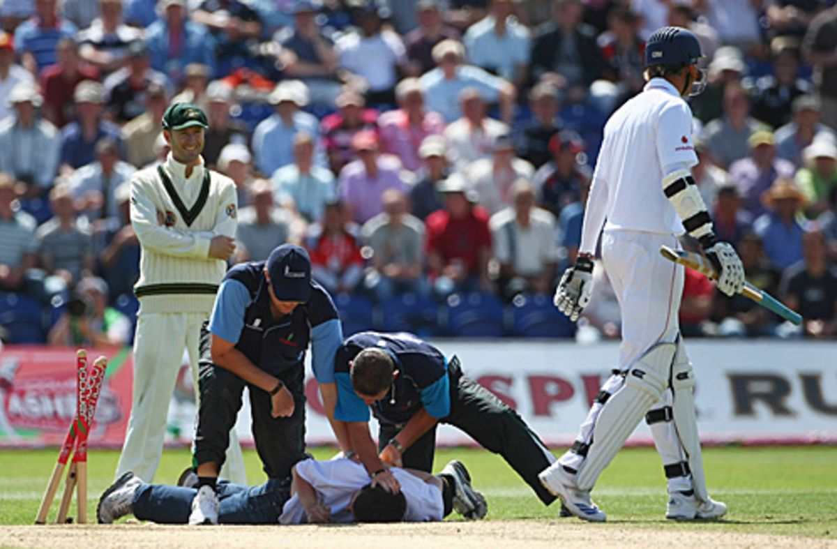 Joe Denly flicks through short-leg | ESPNcricinfo.com Joe Denly flicks through short-leg | ESPNcricinfo.com