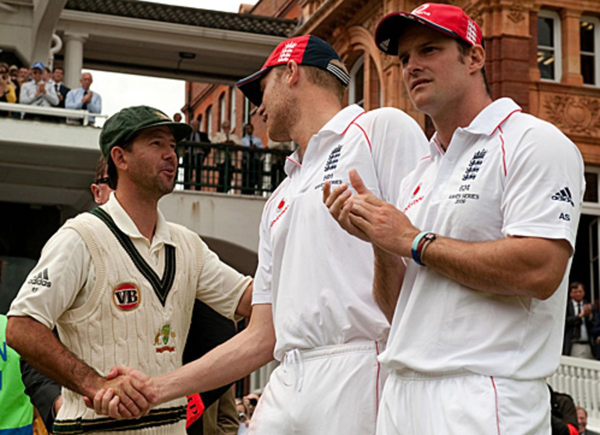 Ricky Ponting shakes hands with Andrew Flintoff | ESPNcricinfo.com