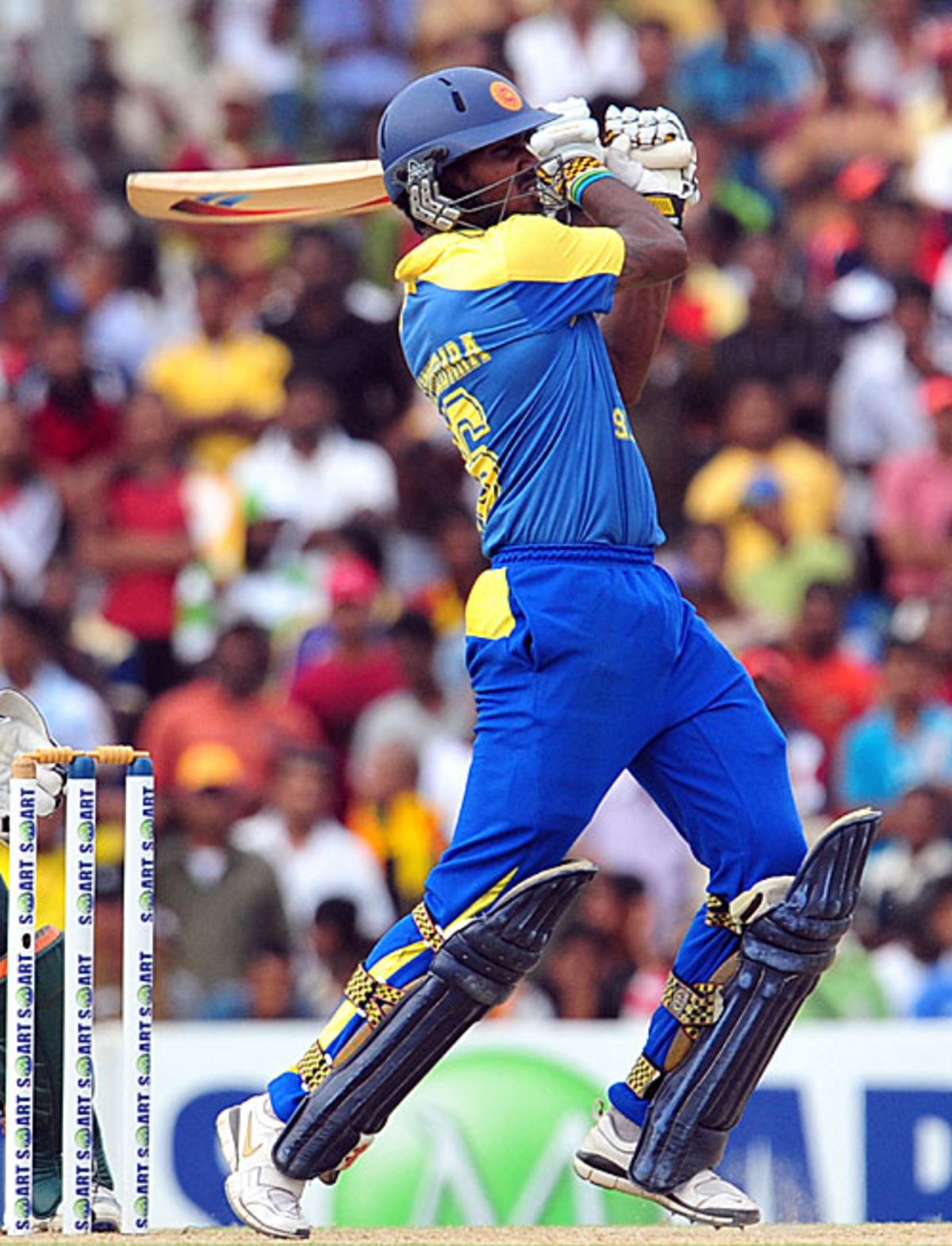 Chamara Kapugedera swivels and pulls | ESPNcricinfo.com