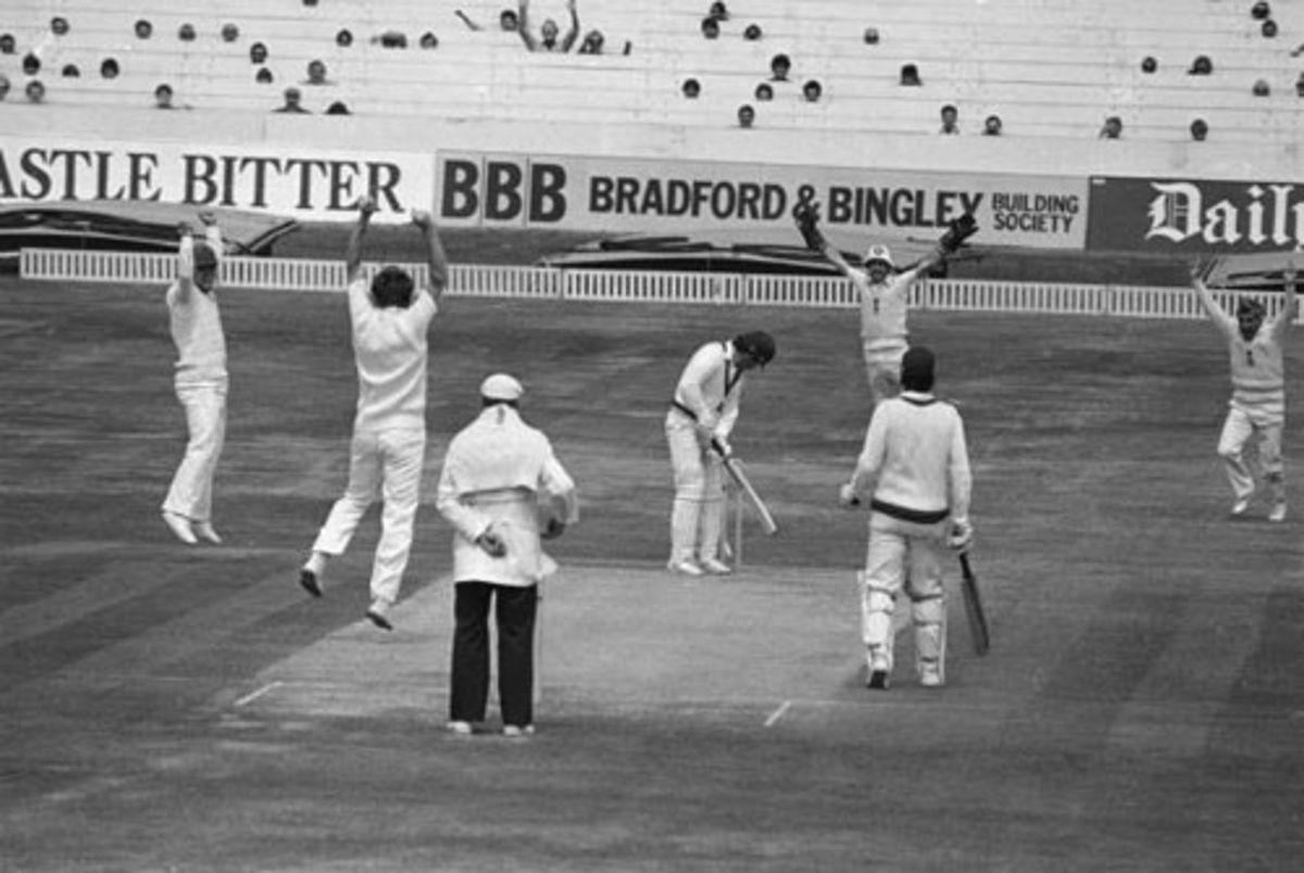 Chris Old bowls Allan Border | ESPNcricinfo.com