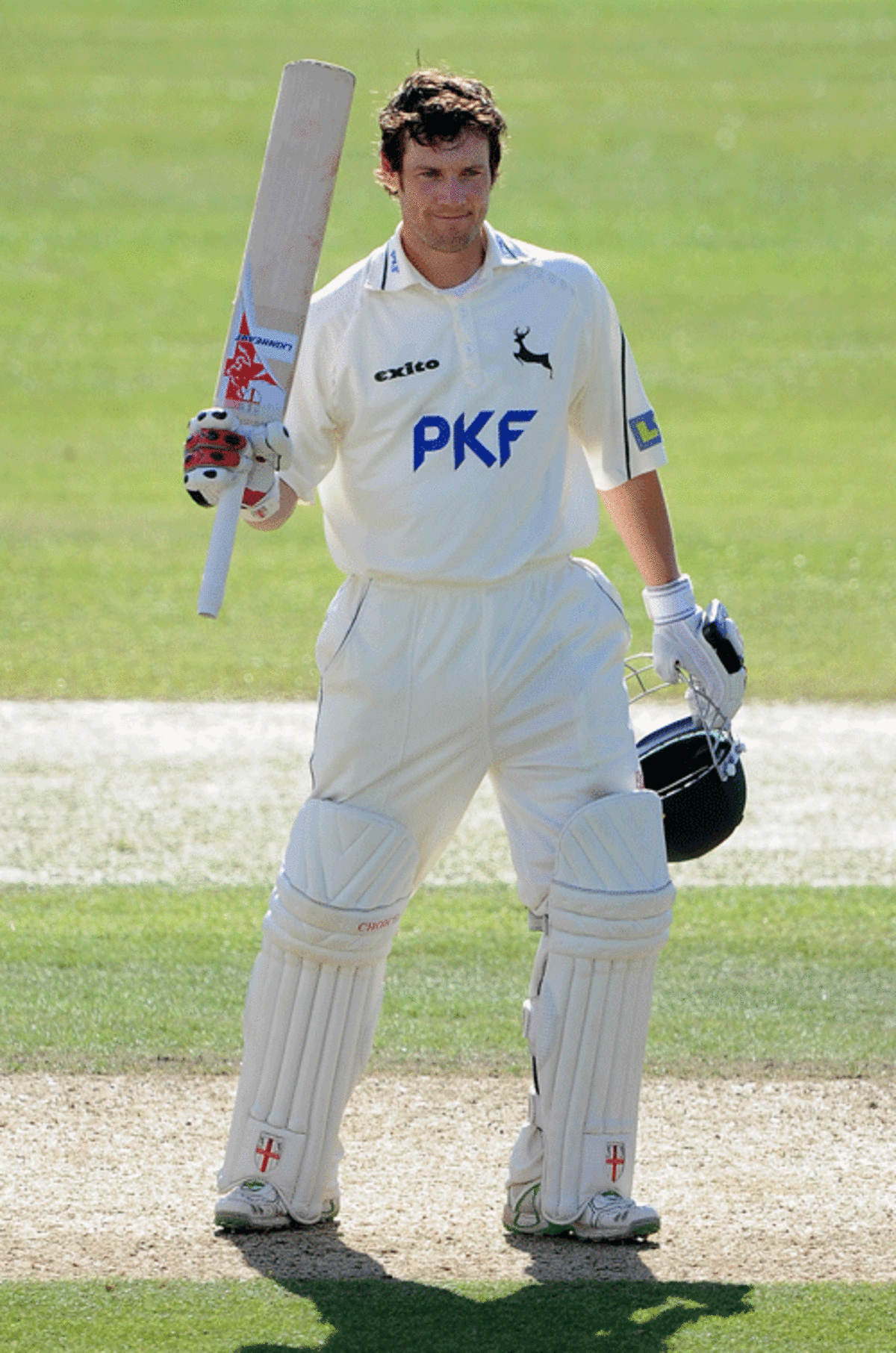Chris Read acknowledges his century | ESPNcricinfo.com