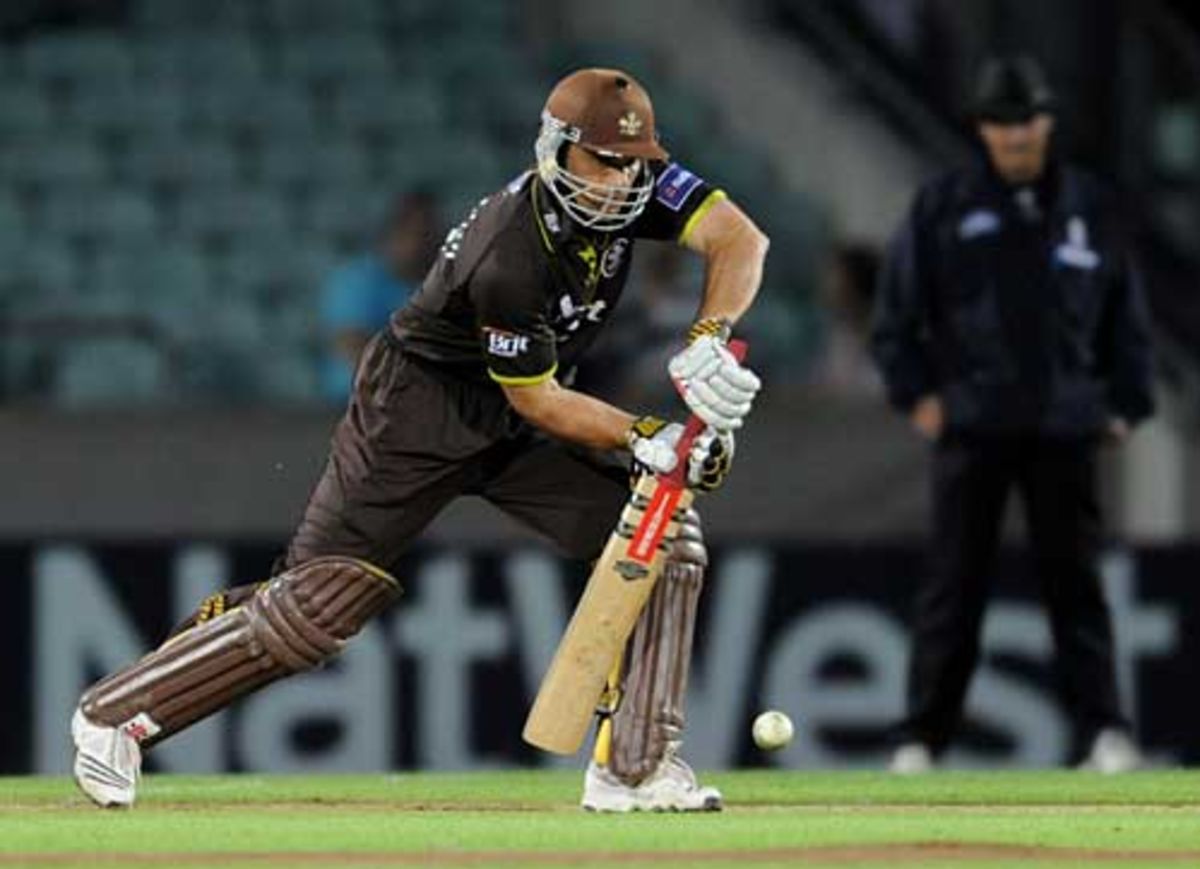 Kamran Akmal savours the win with his daughter | ESPNcricinfo.com