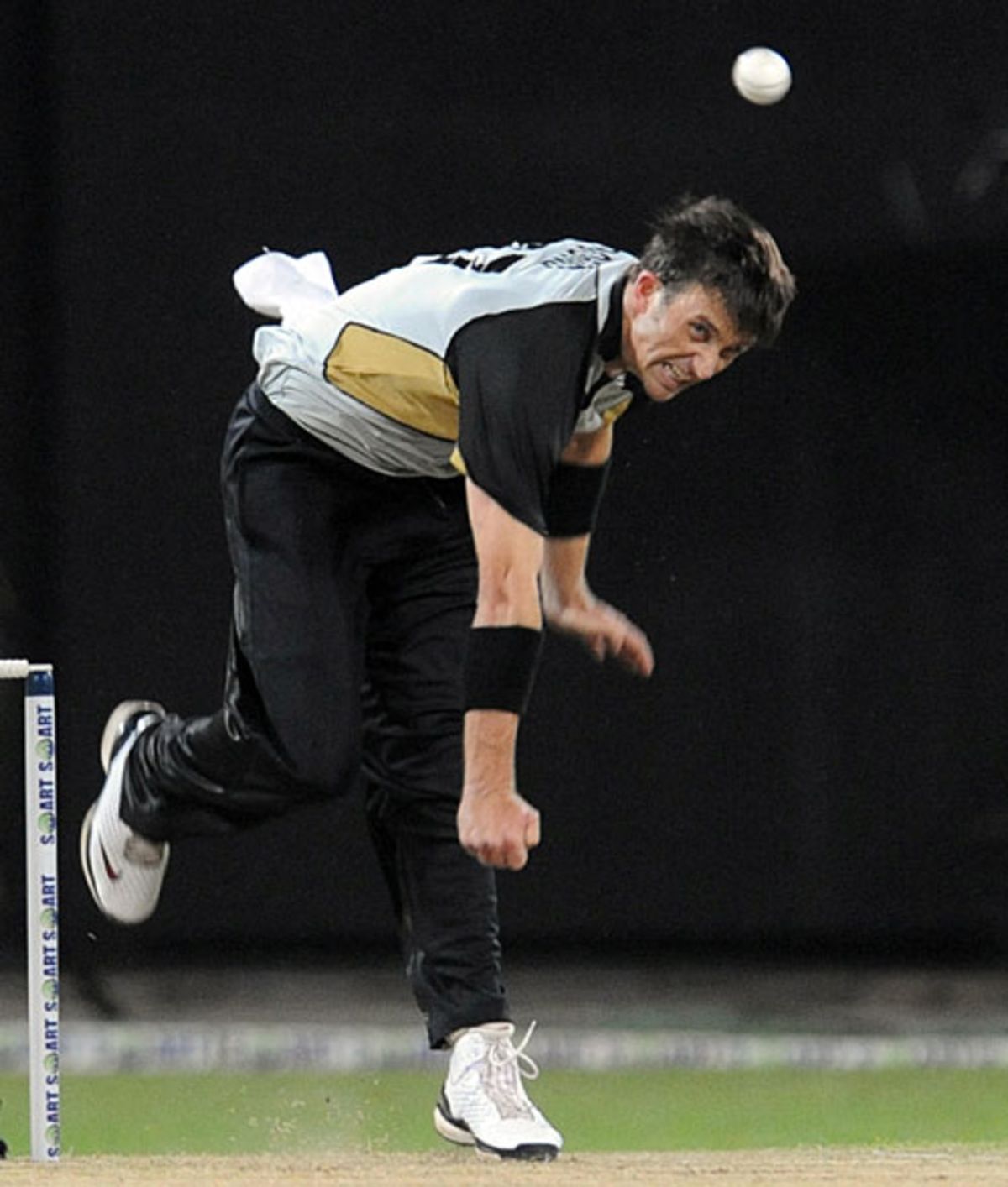 Shane Bond delivers the ball | ESPNcricinfo.com