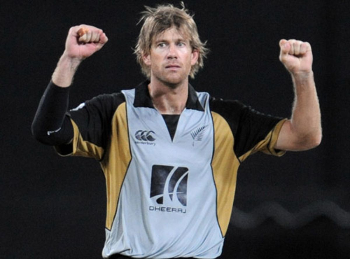 Jacob Oram celebrates the wicket of Nuwan Kulasekera | ESPNcricinfo.com