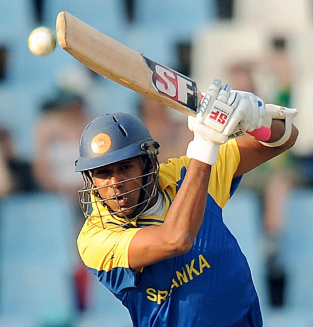 Thilan Samaraweera drives on his way to 37 | ESPNcricinfo.com