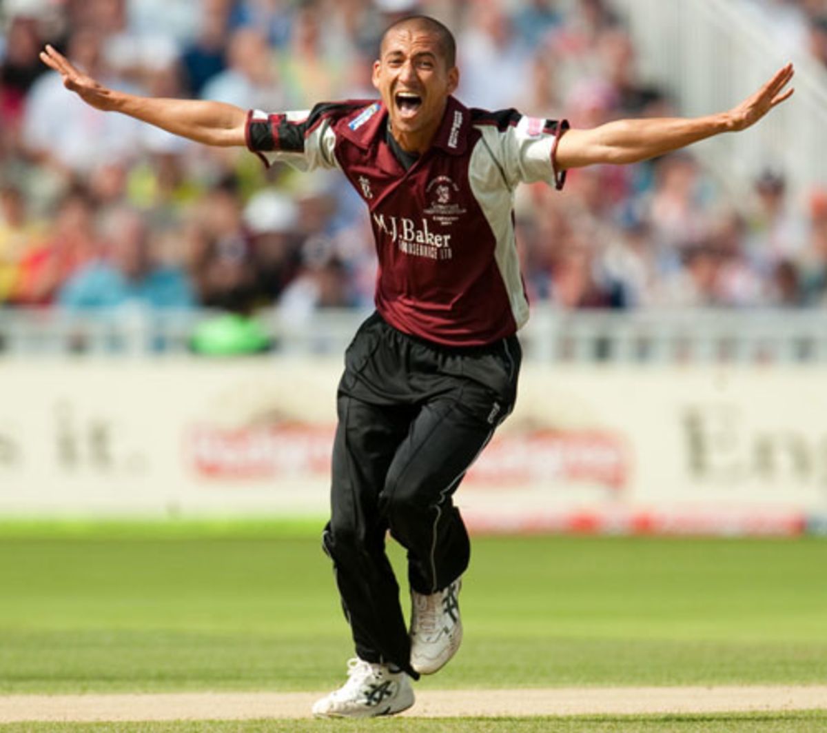 Alfonso Thomas celebrates a wicket | ESPNcricinfo.com