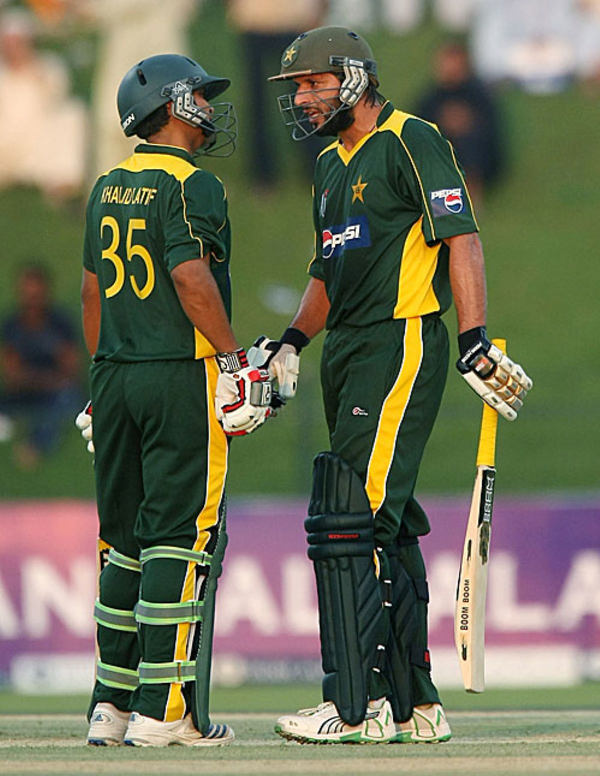 Khalid Latif and Shahid Afridi added 101 for the fifth wicket ...