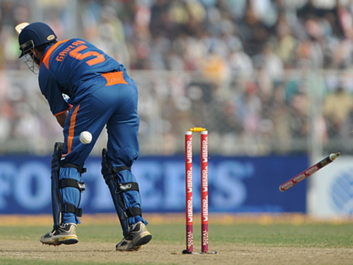 Gautam Gambhir's off stump goes for a walk | ESPNcricinfo.com