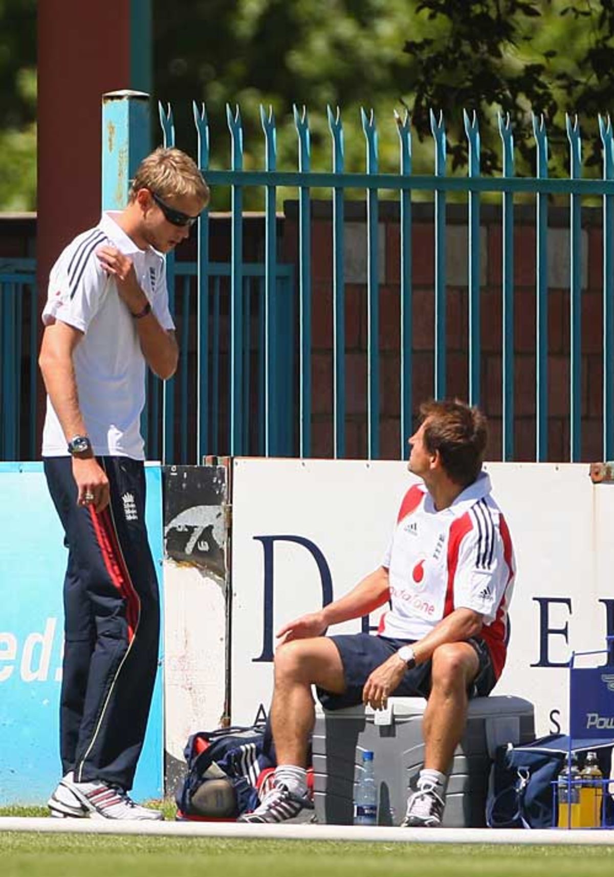 Stuart Broad chats with the team doctor about his shoulder ...