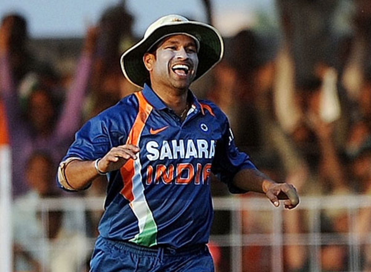 Sachin Tendulkar's sharp reflexes led to the run-out of Thilina Kandamby | ESPNcricinfo.com