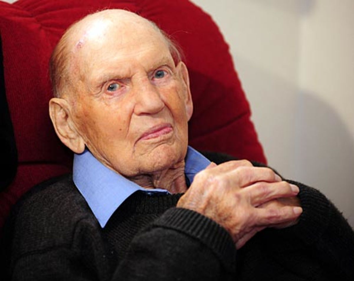 Eric Tindill, the oldest Test cricketer, celebrates his 99th birthday ...