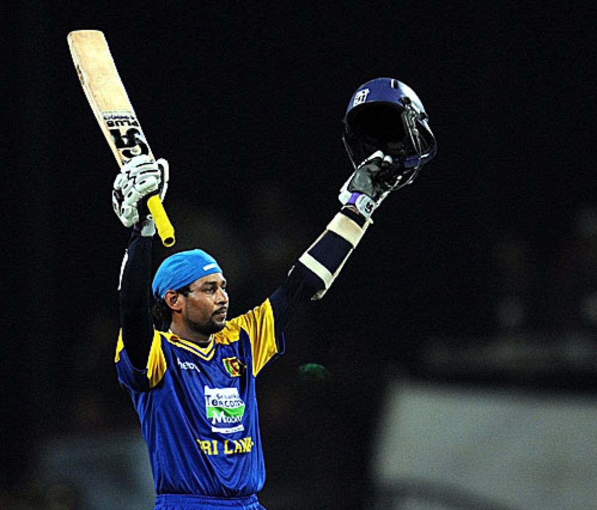 Tillakaratne Dilshan celebrates his second consecutive hundred ...