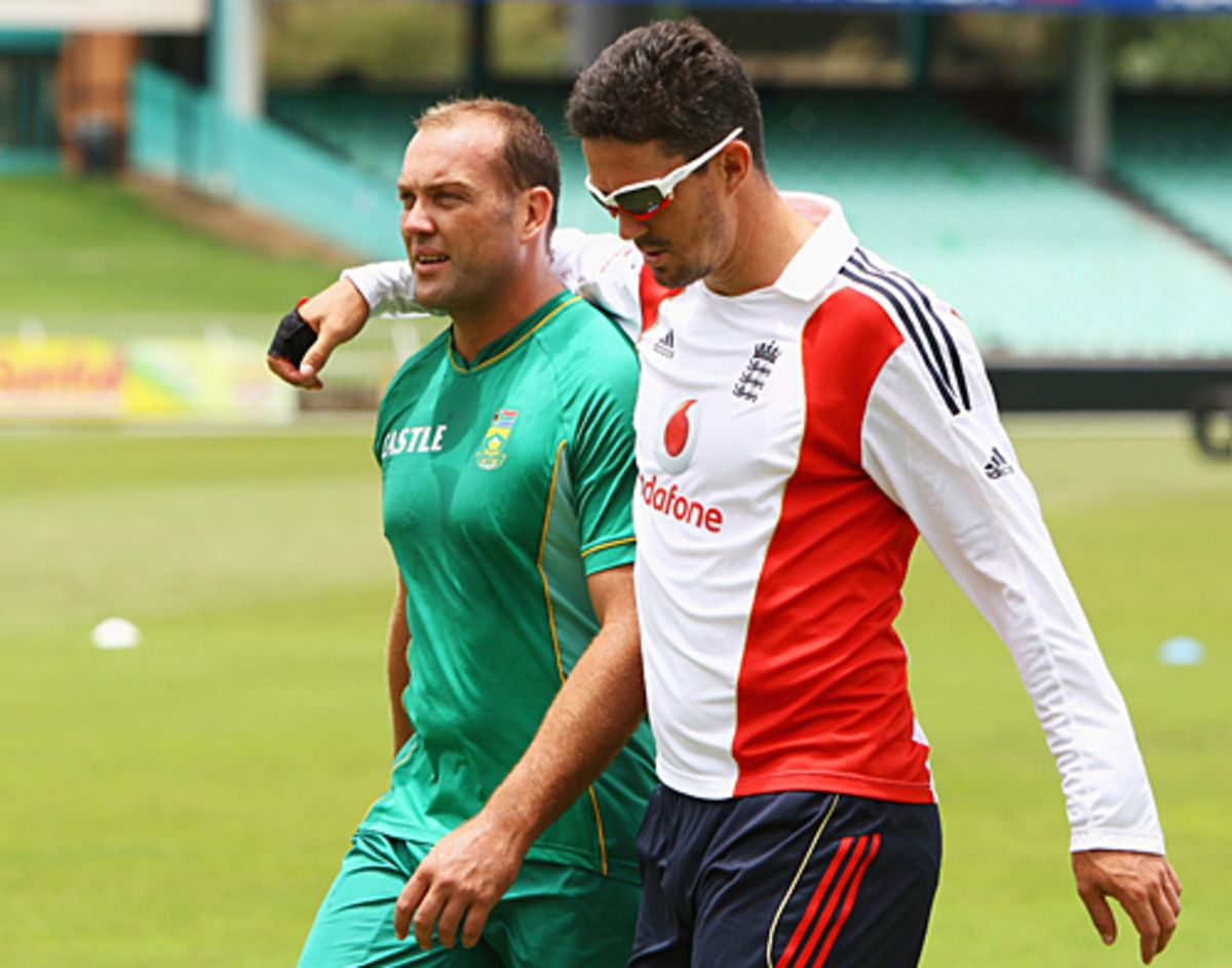 Luke Wright bowls under Ottis Gibson's supervision | ESPNcricinfo.com