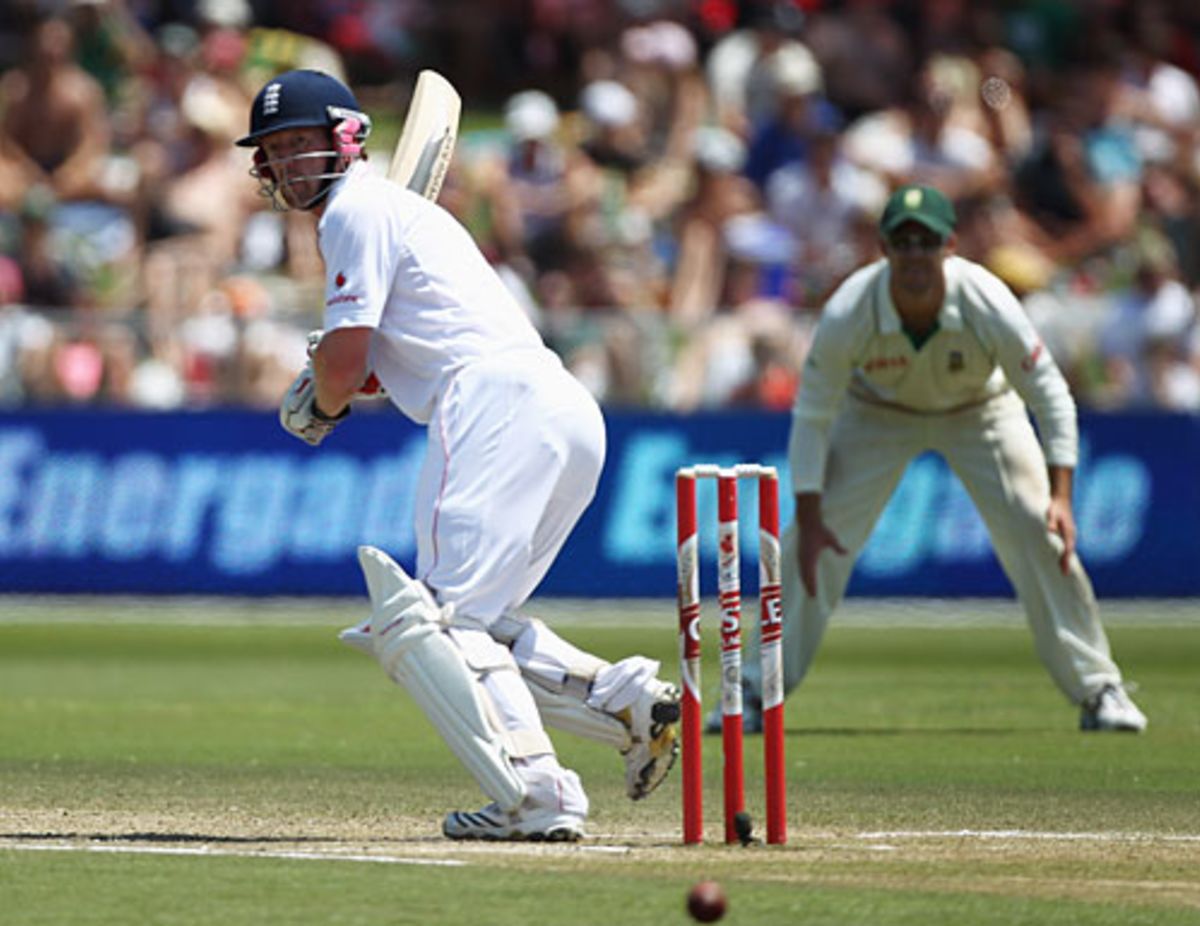 Paul Collingwood worked the ball around well and helped set up a good ...