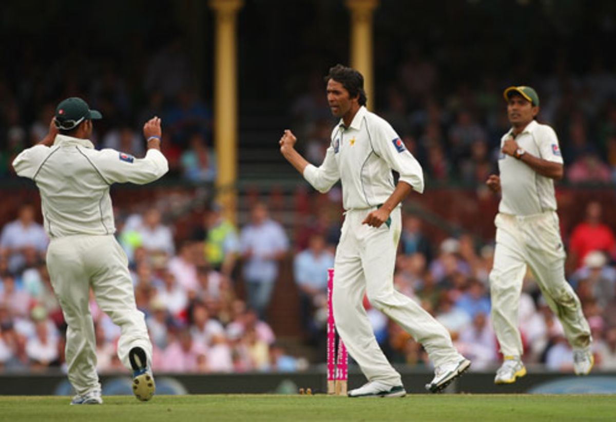 Mohammad Asif sends down a delivery | ESPNcricinfo.com