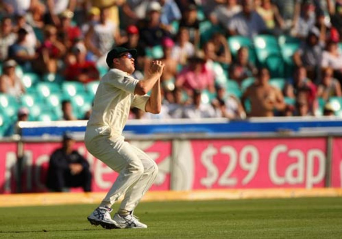 Doug Bollinger takes a catch in the outfield | ESPNcricinfo.com
