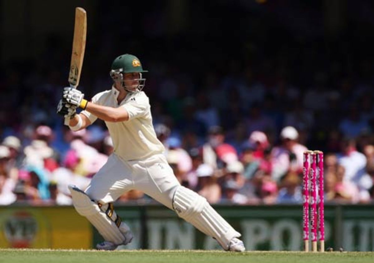 A sculpture of Stan McCabe is unveiled at the SCG | ESPNcricinfo.com
