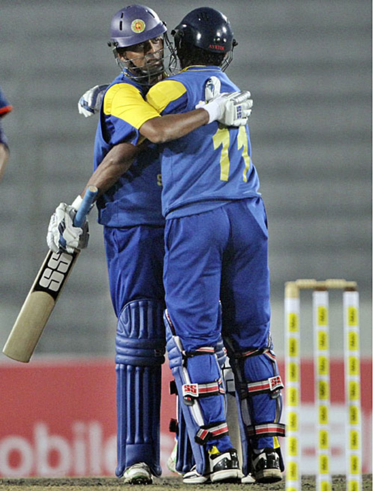 Kumar Sangakkara and Thilan Samaraweera during their crucial ...