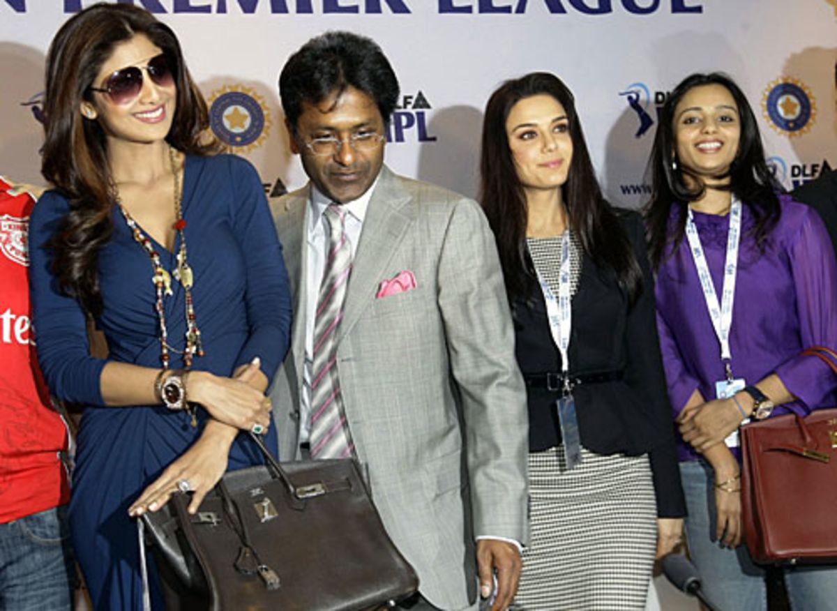 Shilpa Shetty, Lalit Modi, Preity Zinta and Gayatri Reddy pose for the ...