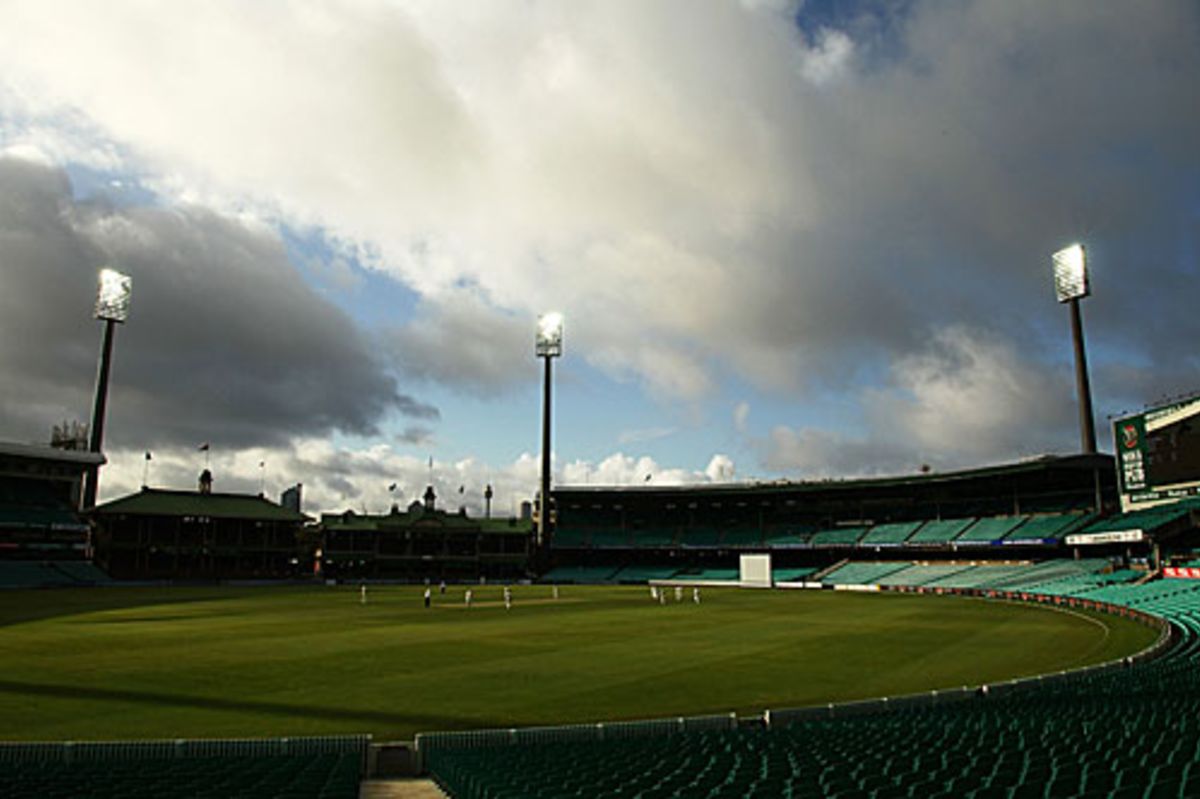 The shadows lengthen at the SCG | ESPNcricinfo.com