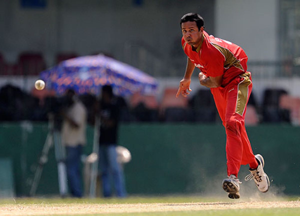 Umar Bhatti sends a delivery down | ESPNcricinfo.com