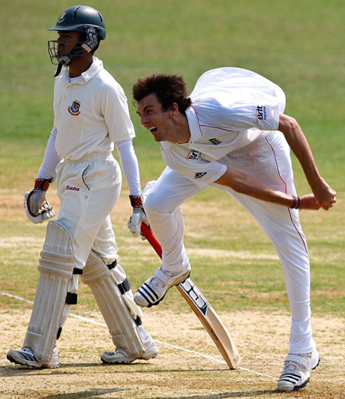 Steven Finn bends his back | ESPNcricinfo.com