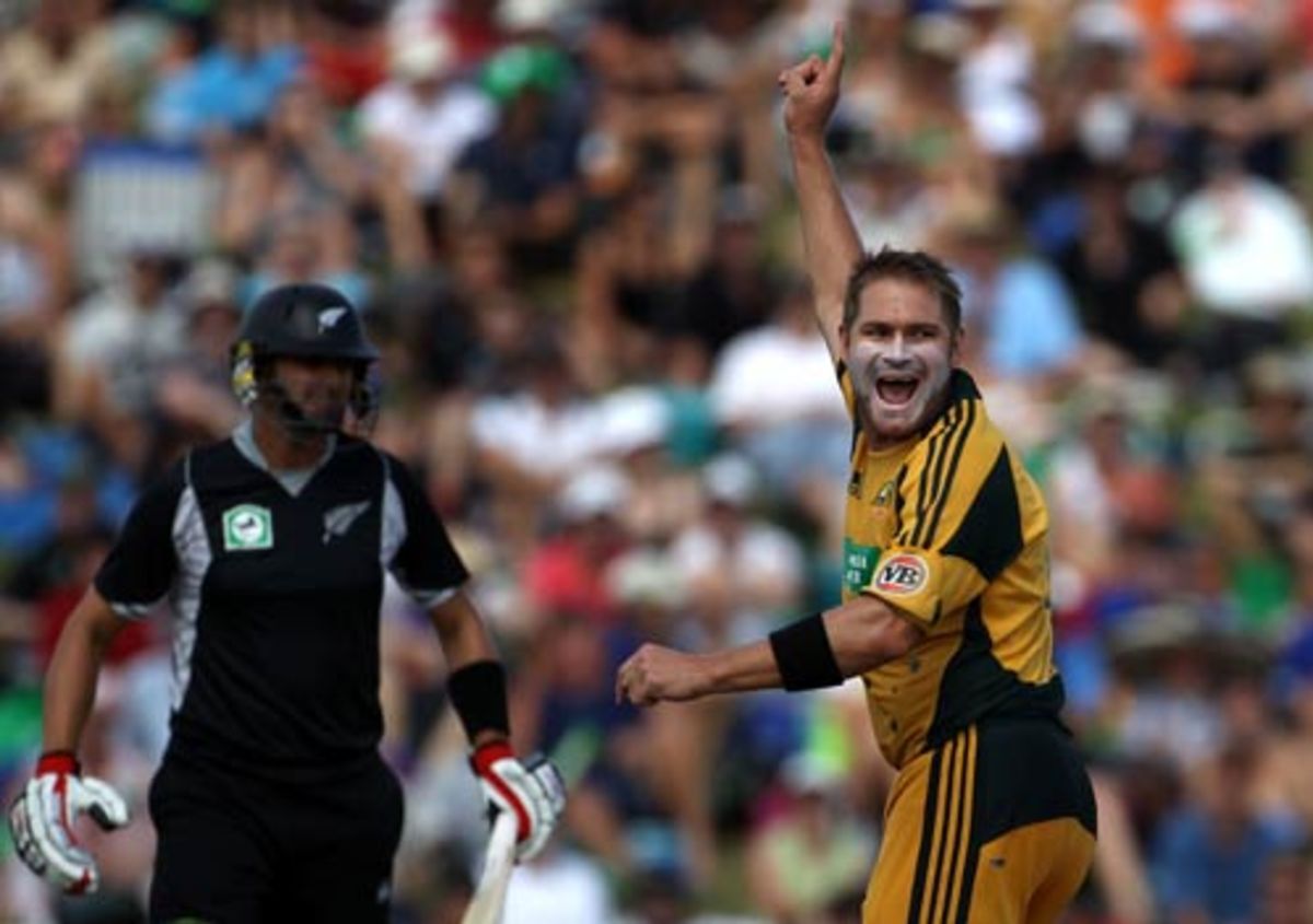 Ryan Harris picked up Peter Ingram caught behind | ESPNcricinfo.com