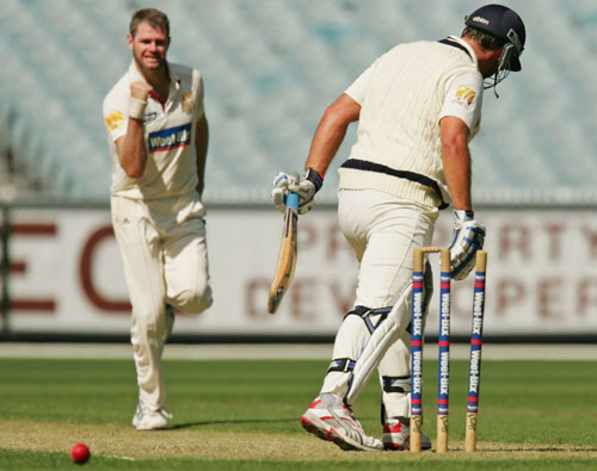 Rob Quiney edges Chris Swan to Chris Hartley | ESPNcricinfo.com