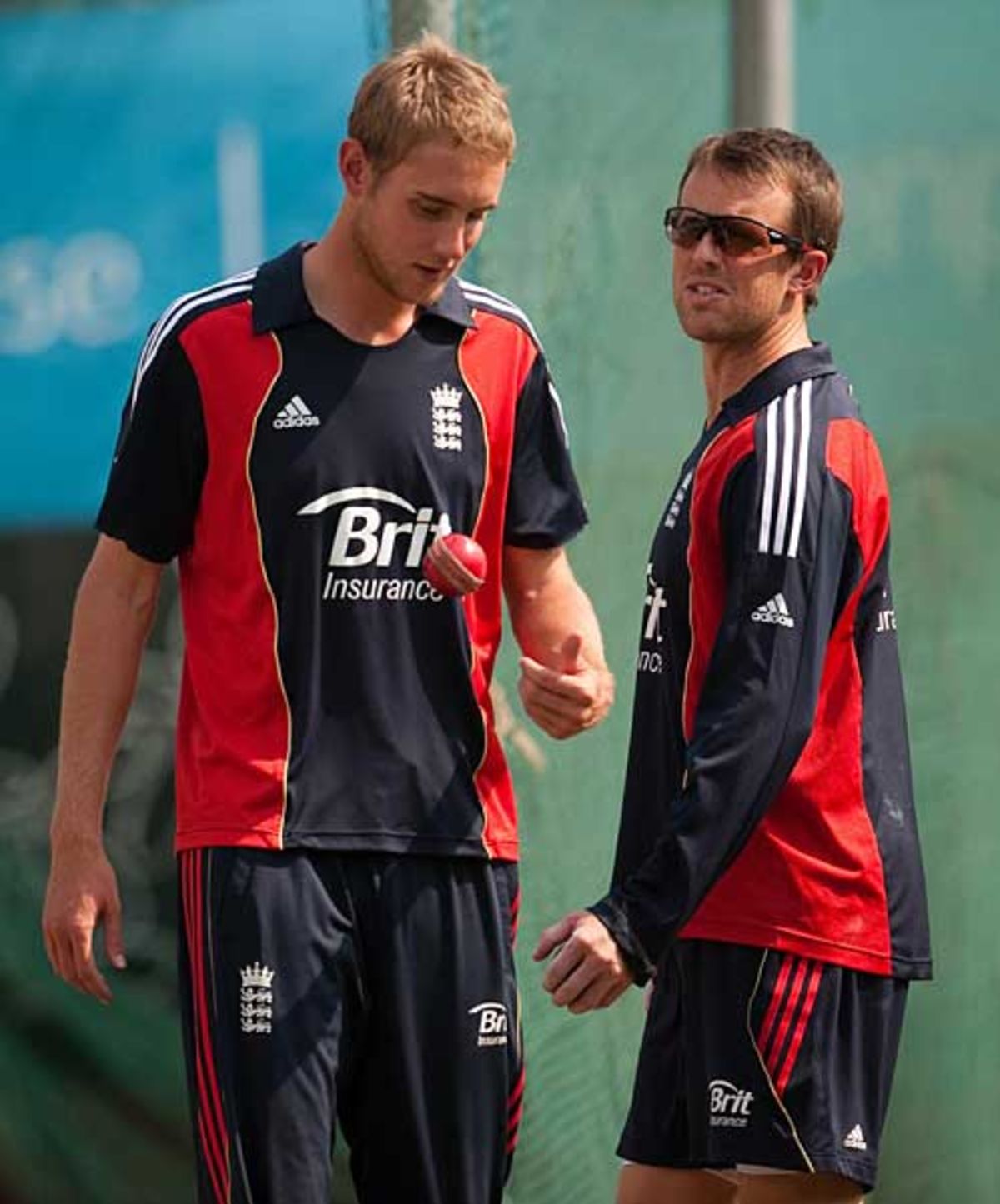 Steven Finn hurls himself around during training | ESPNcricinfo.com